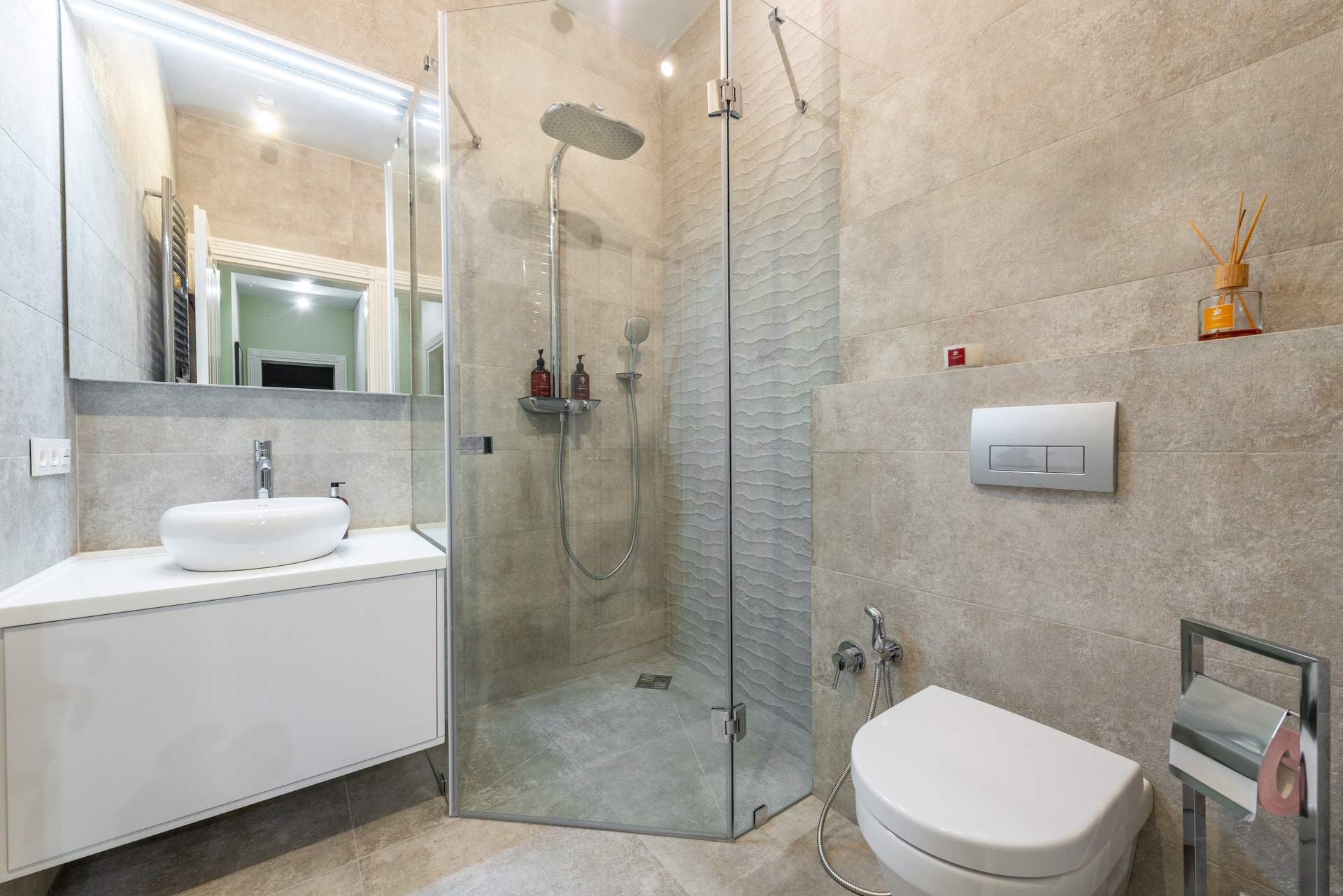 What To Do With Oddly Shaped Bathrooms - Design Wonderland